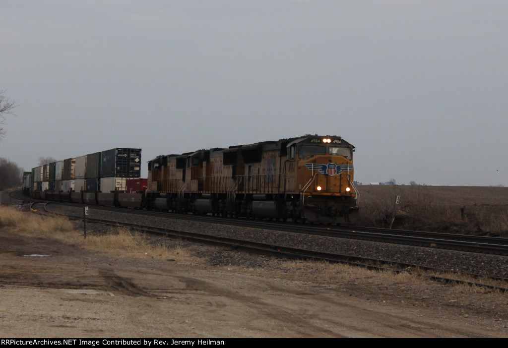 UP 4984 & others (2)